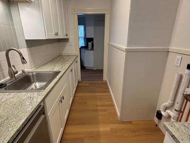 2 BR, 1 BA Apartment 23 Saunders St, Unit 1, North Andover, MA 01845