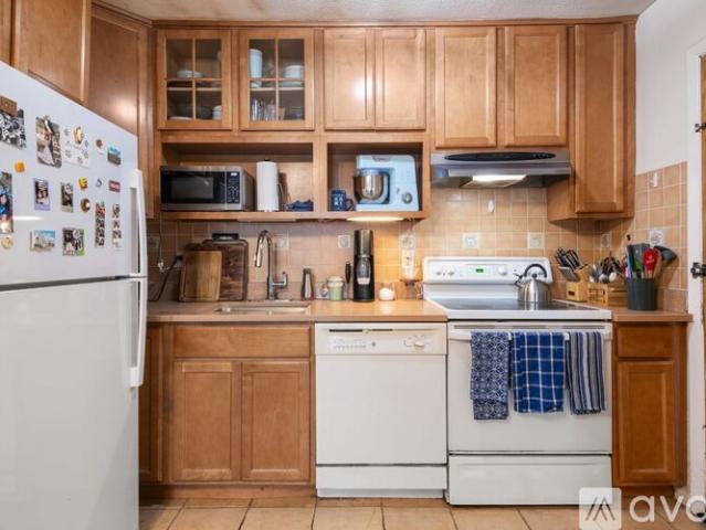 2 BR, 1 BA Apartment 2 Larose Pl, Unit 10, Boston, MA 02135