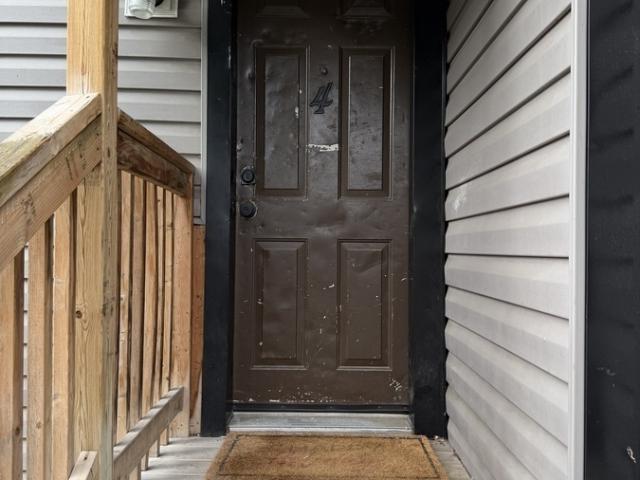 2 BR, 1 BA Apartment 3403 Peter St, Windsor, ON N9C 1J4