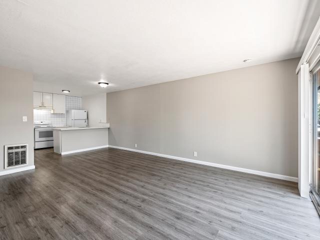 2 BR, 1 BA Apartment 340 Industrial Pkwy, Hayward, CA 94554