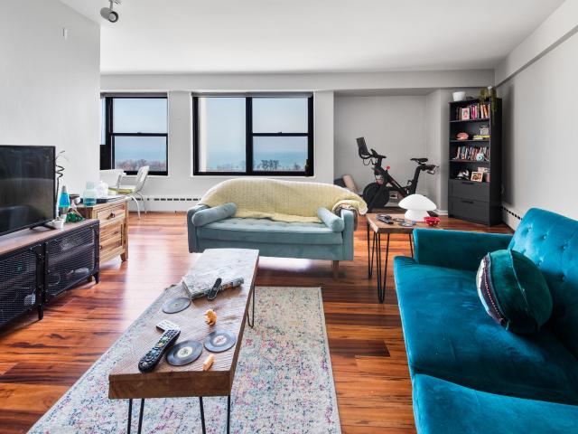 2 BR, 1 BA Apartment 3410 N Lake Shore Dr, Chicago, IL 60657