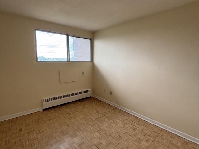 2 BR, 1 BA Apartment 345 Laurier Ave E, Ottawa, ON K1N 6R5