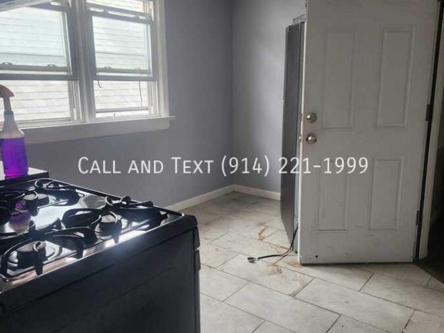 2 BR, 1 BA Apartment 352 S Tenth Ave, Mount Vernon, NY 10550