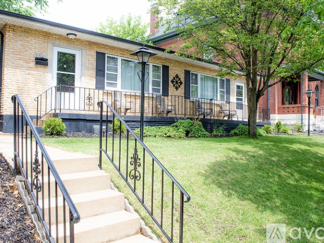 2 BR, 1 BA Apartment 3541 Victor Street, St. Louis, MO 63104