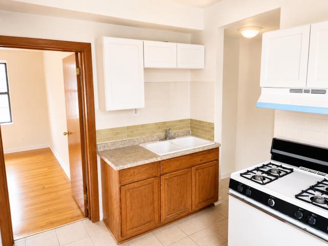 2 BR, 1 BA Apartment 3560 West Cortland, Chicago, IL 60647