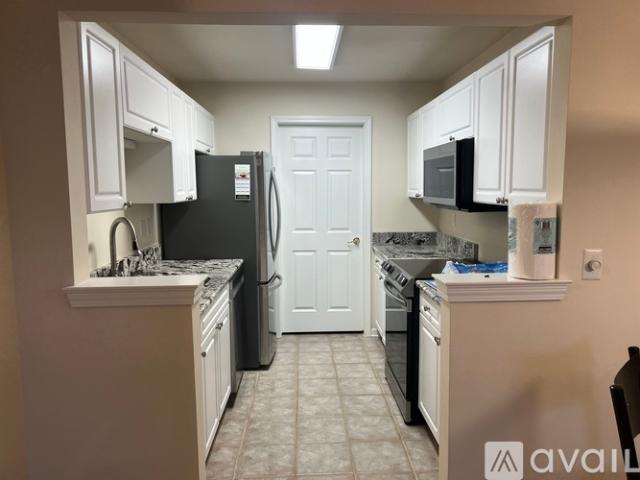 2 BR, 1 BA Apartment 3583 Oakmonte Blvd, Unit 1, Rochester Hills, MI 48306