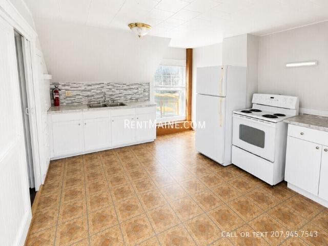 2 BR, 1 BA Apartment 35 Bosworth St. Apt Old Town, ME 04468