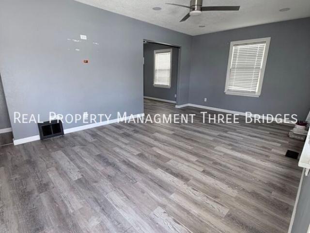 2 BR, 1 BA Apartment 35 S Barat Ave St. Louis, MO 63135