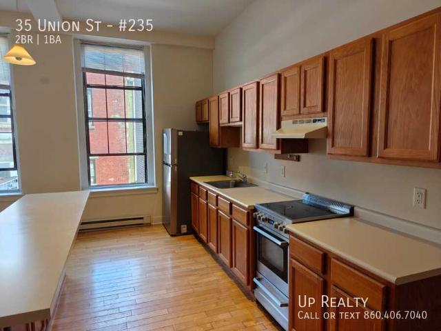 2 BR, 1 BA Apartment 35 Union St, New London, CT 06320