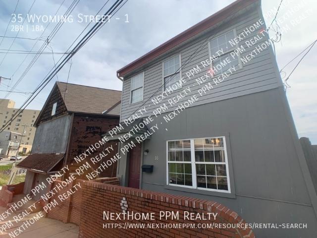 2 BR, 1 BA Apartment 35 Wyoming Street, Pittsburgh, PA 15211