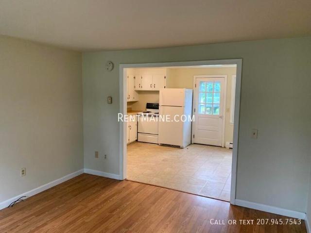 2 BR, 1 BA Apartment 35 Yale St Bangor, ME 04401