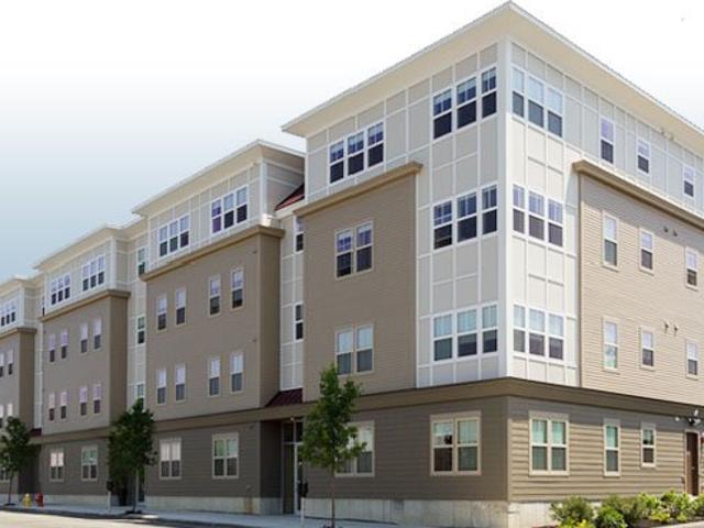 2 BR, 1 BA Apartment 363 399 Rantoul Street, Beverly, MA 01915