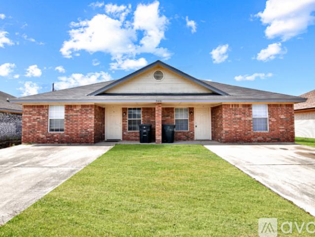 2 BR, 1 BA Apartment 3601 Westwood Dr, Unit A, Killeen, TX 76549