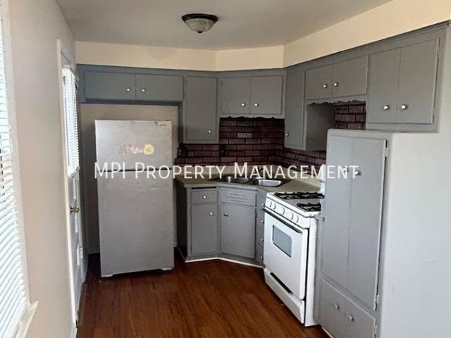 2 BR, 1 BA Apartment 3604 9TH AVE, SOUTH MILWAUKEE, WI 53172