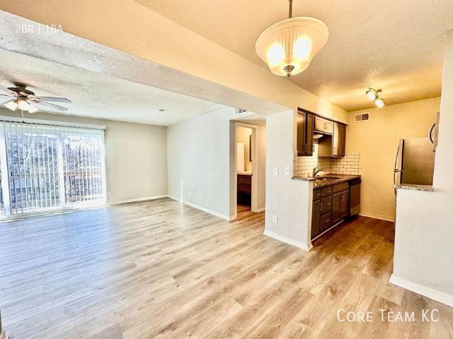 2 BR, 1 BA Apartment 3618 Warwick Blvd Kansas City, MO 64111