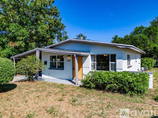2 BR, 1 BA Apartment 3627 29th Ave S, St. Petersburg, FL 33711