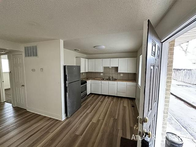 2 BR, 1 BA Apartment 3653 S 200 E, South Salt Lake City, UT 84115