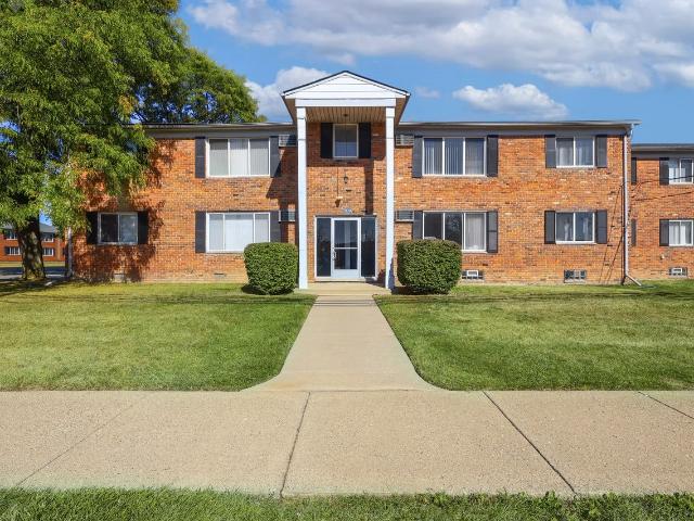 2 BR, 1 BA Apartment 365 East Edmund Ave. Unit 31324 B, Madison Heights, MI 48071