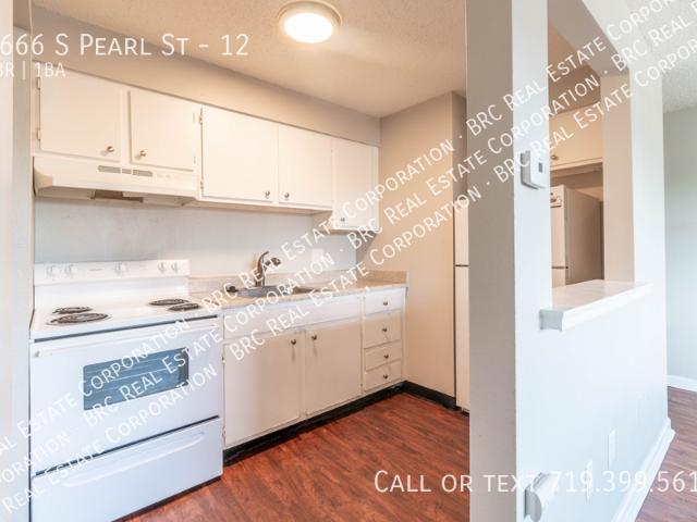 2 BR, 1 BA Apartment 3666 S Pearl St, Englewood, CO 80113