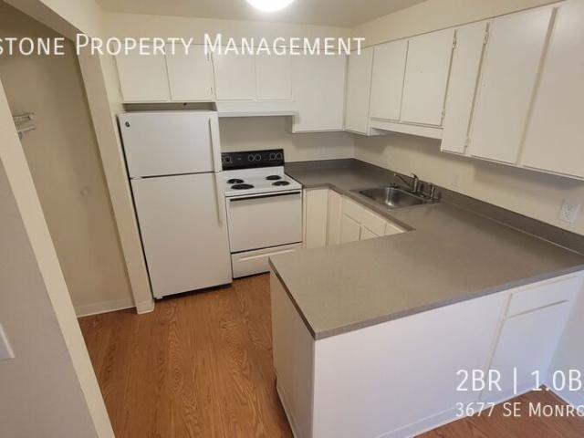 2 BR, 1 BA Apartment 3677 SE Monroe St Milwaukie, OR 97222