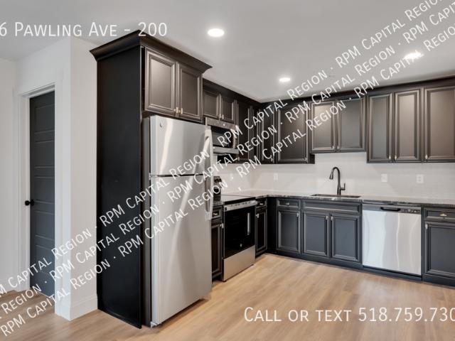 2 BR, 1 BA Apartment 36 Pawling Ave, Troy, NY 12180