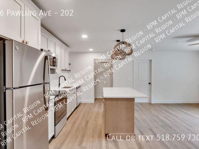 2 BR, 1 BA Apartment 36 Pawling Ave, Troy, NY 12180