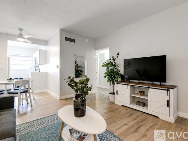 2 BR, 1 BA Apartment 3700 NW 58th Ave, Unit 7, Virginia Gardens, FL 33166