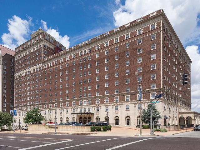 2 BR, 1 BA Apartment 3701 Lindell Boulevard Unit 03K, Saint Louis, MO 63108