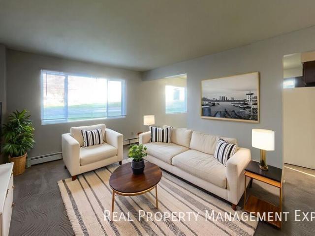 2 BR, 1 BA Apartment 3709 S. Cathy Avenue, Sioux Falls, SD 57106