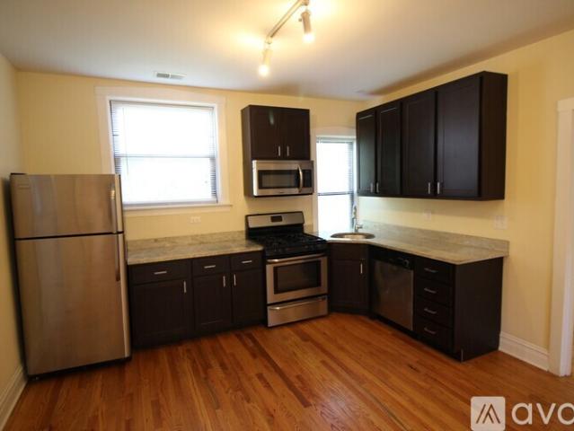 2 BR, 1 BA Apartment 3715 N Leavitt St, Unit 1, Chicago, IL 60618
