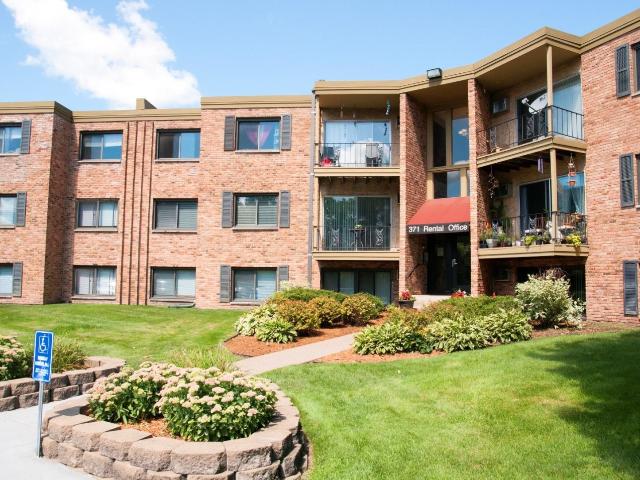 2 BR, 1 BA Apartment 371 Old Highway 8 Southwest Unit 373 203, Saint Paul, MN 55112