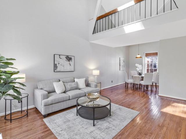 2 BR, 1 BA Apartment 3720 39th St NW, Washington, DC 20016