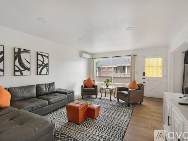 2 BR, 1 BA Apartment 3720 S Marine St, Unit 4, Santa Ana, CA 92704