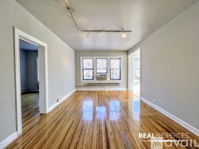 2 BR, 1 BA Apartment 3724 N Pine Grove Ave, Unit 3728 E3, Chicago, IL 60613