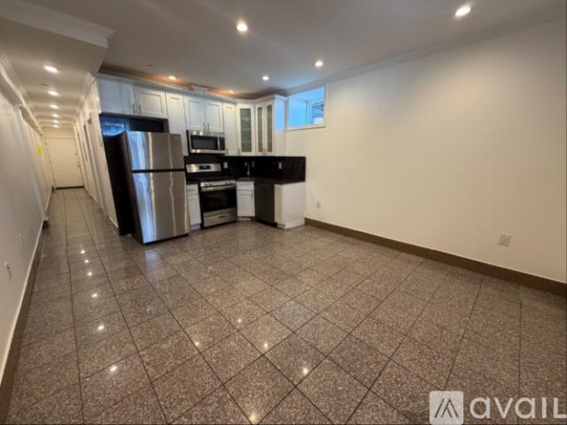 2 BR, 1 BA Apartment 377 Danforth Ave, Unit 9, Jersey City, NJ 07305