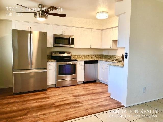2 BR, 1 BA Apartment 3741 E Blacklidge Dr, Tucson, AZ 85716