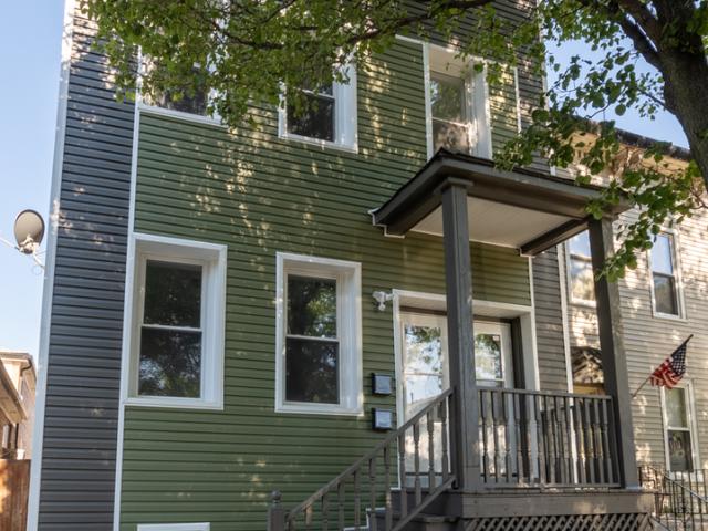 2 BR, 1 BA Apartment 3744 South Parnell Ave, Chicago, IL 60609