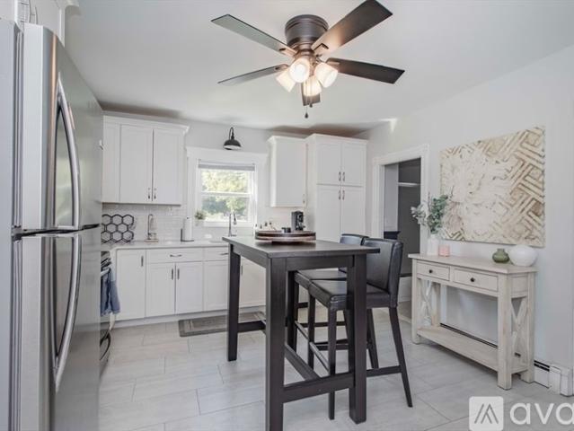 2 BR, 1 BA Apartment 37 Rockland Street, Unit 1, Abington, MA 02351