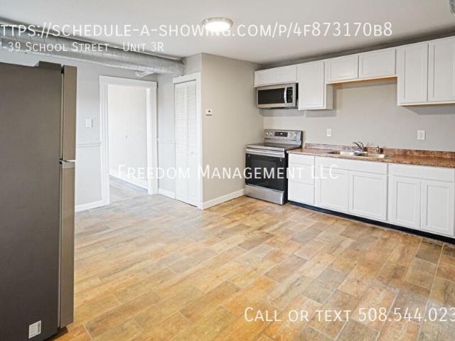 2 BR, 1 BA Apartment 37 39 School Street, Southbridge, MA 01550