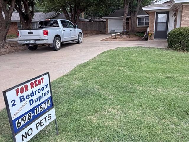 2 BR, 1 BA Apartment 3806 58th St, Unit B, Lubbock, TX 79413