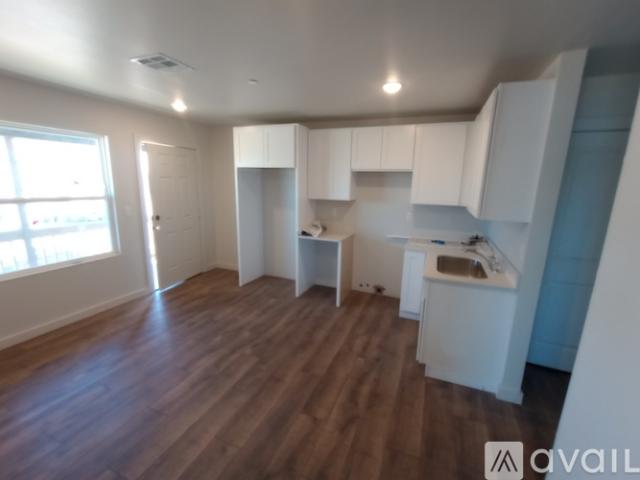 2 BR, 1 BA Apartment 3809 South Hudson Avenue, Unit 3909A, Oklahoma City, OK 73109