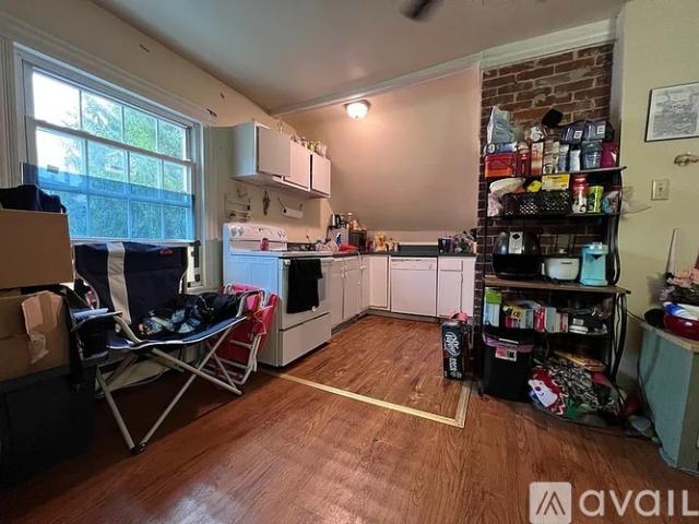 2 BR, 1 BA Apartment 381 Forest Avenue, Unit D, Morgantown, WV 26505