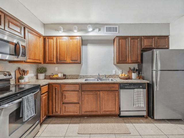 2 BR, 1 BA Apartment 3833 North 30th Street Unit 119, Phoenix, AZ 85016