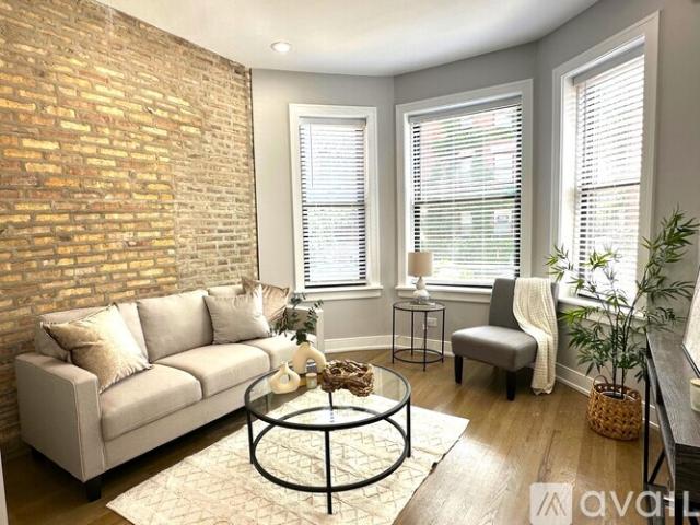 2 BR, 1 BA Apartment 3834 N Wilton Ave, Unit 3, Chicago, IL 60613