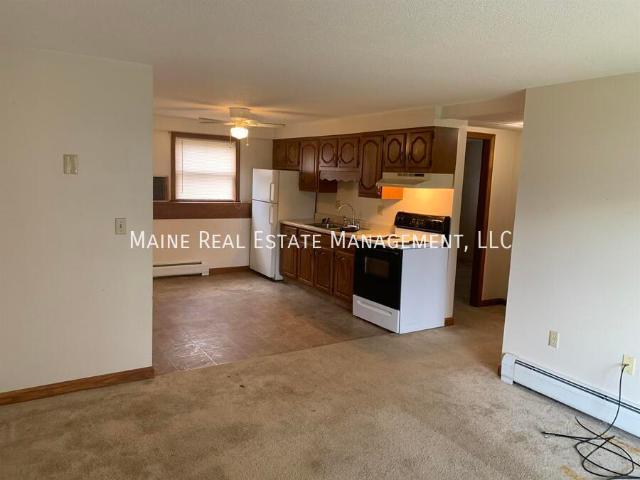 2 BR, 1 BA Apartment 385 Pine St Bangor, ME 04401