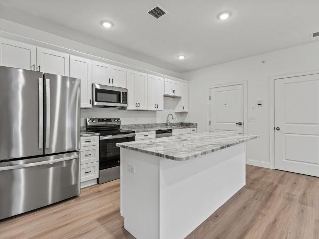 2 BR, 1 BA Apartment 386 St John St, Portland, ME 04102