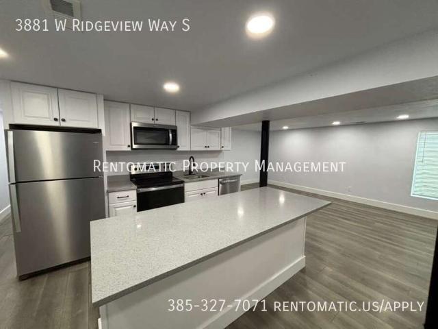2 BR, 1 BA Apartment 3881 W Ridgeview Way S, Taylorsville, UT 84129
