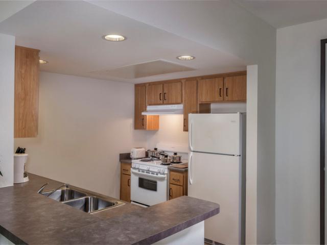 2 BR, 1 BA Apartment 38832 4th Street East Unit 2 455, Palmdale, CA 93550