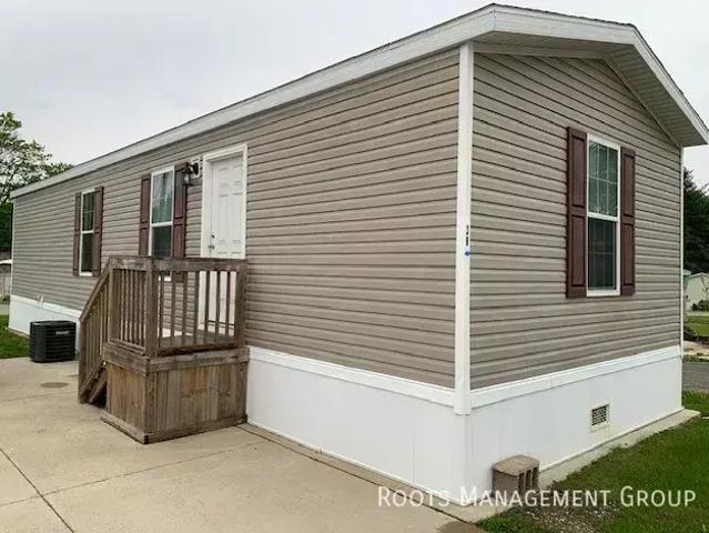 2 BR, 1 BA Apartment 38 Melissa Dr, Bloomington, IL 61704