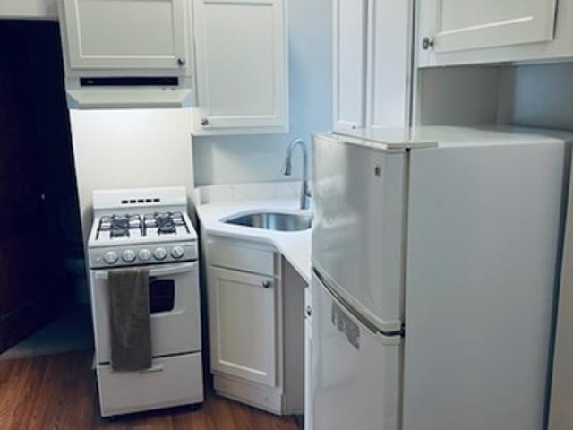 2 BR, 1 BA Apartment 38 Hemenway St, Unit 9, Boston, MA 02115